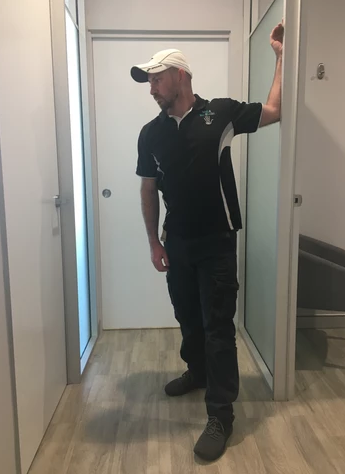 4 Stretches To Reduce Pain In Upper Back, Neck & Shoulders | Mels Massage